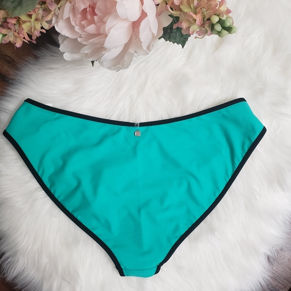Fabletics | Swim | Nwt Fabletics Dash Bajan Hipster Bottom Size M ...